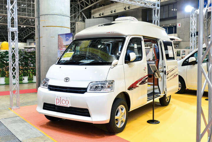誰でも運転できる"お手頃サイズの人気車に追加した流麗なハイルーフ仕様のキャンピングカー | CAR GoodsPress - Part 2